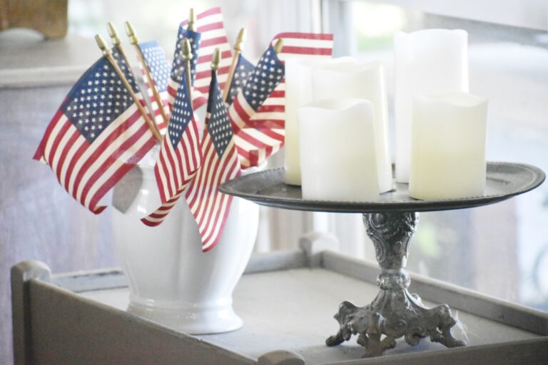 simple patriotic decorating